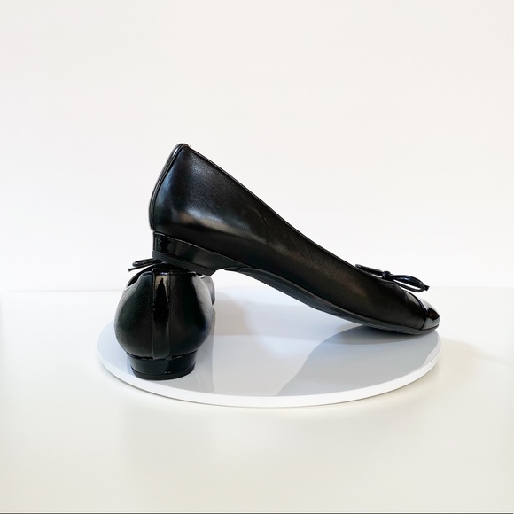 Stuart Weitzman | Shoes | Stuart Weitzman Cap Toe Black Ballet Flats ...